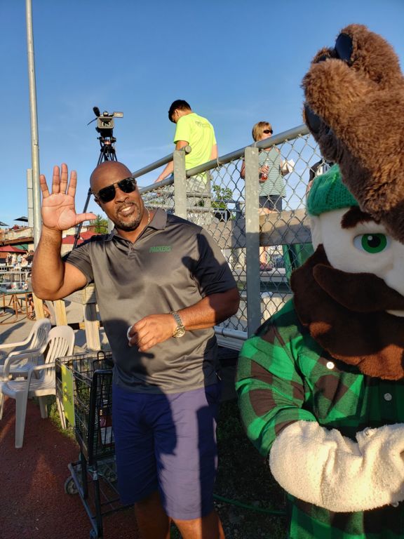 Gallery – The Gilbert Brown Foundation